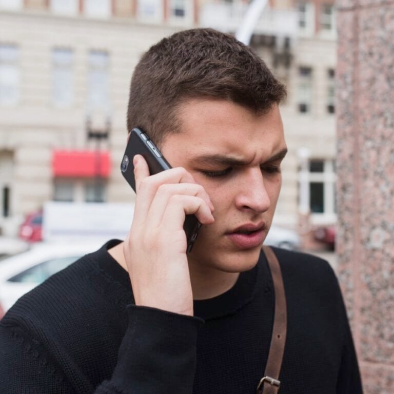 Ao Telefone Com a Mãe | Practice Portuguese